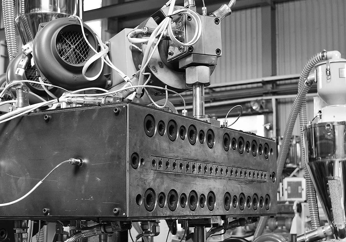 Vertical Type Co-Extruder Machine | Stable Extrusion | Taiwan Everplast