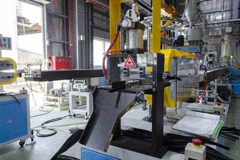 Haul Off Unit Machine With Air Cutter | Fast and Stable Cutting | Everplast