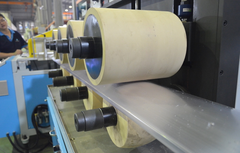 Lamping Profile Extrusion Line - Taiwan Everplast - Contact us